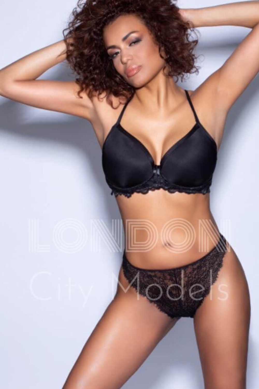 Isis Bisexual Model Escort Near Sloane Square